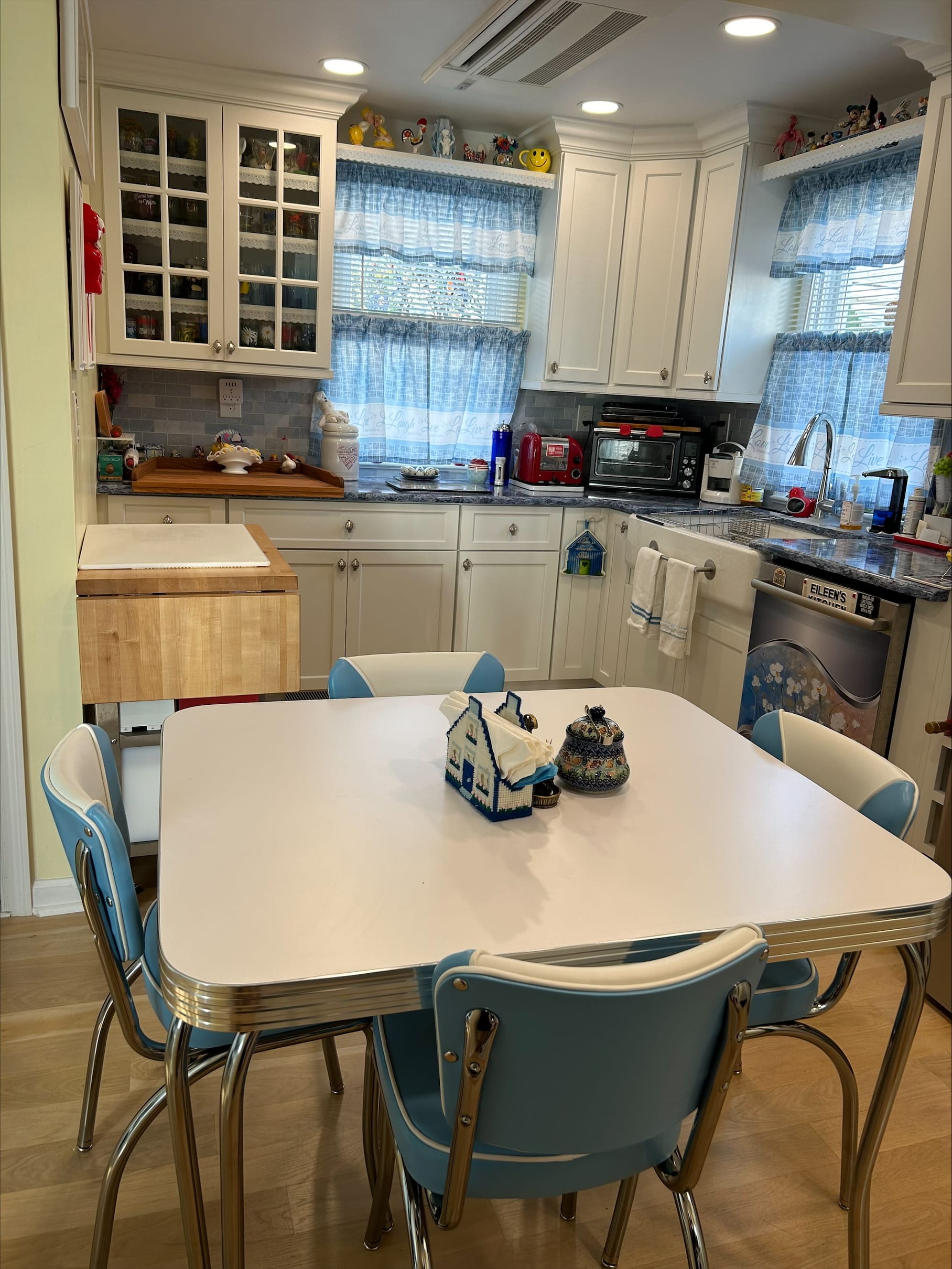 Eileens Kitchen - Bars and Booths